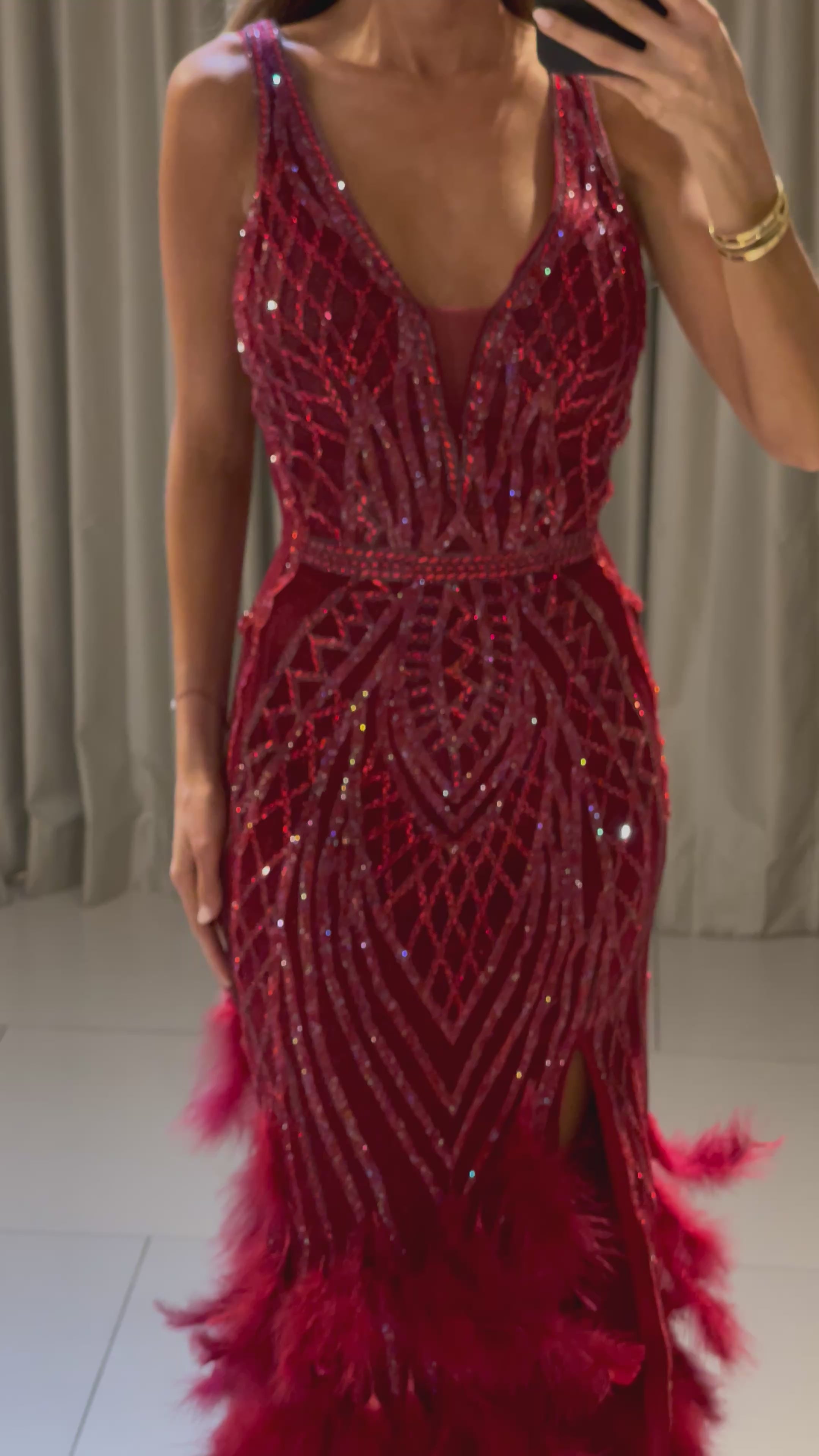 LUXURY RED – Limit Dress
